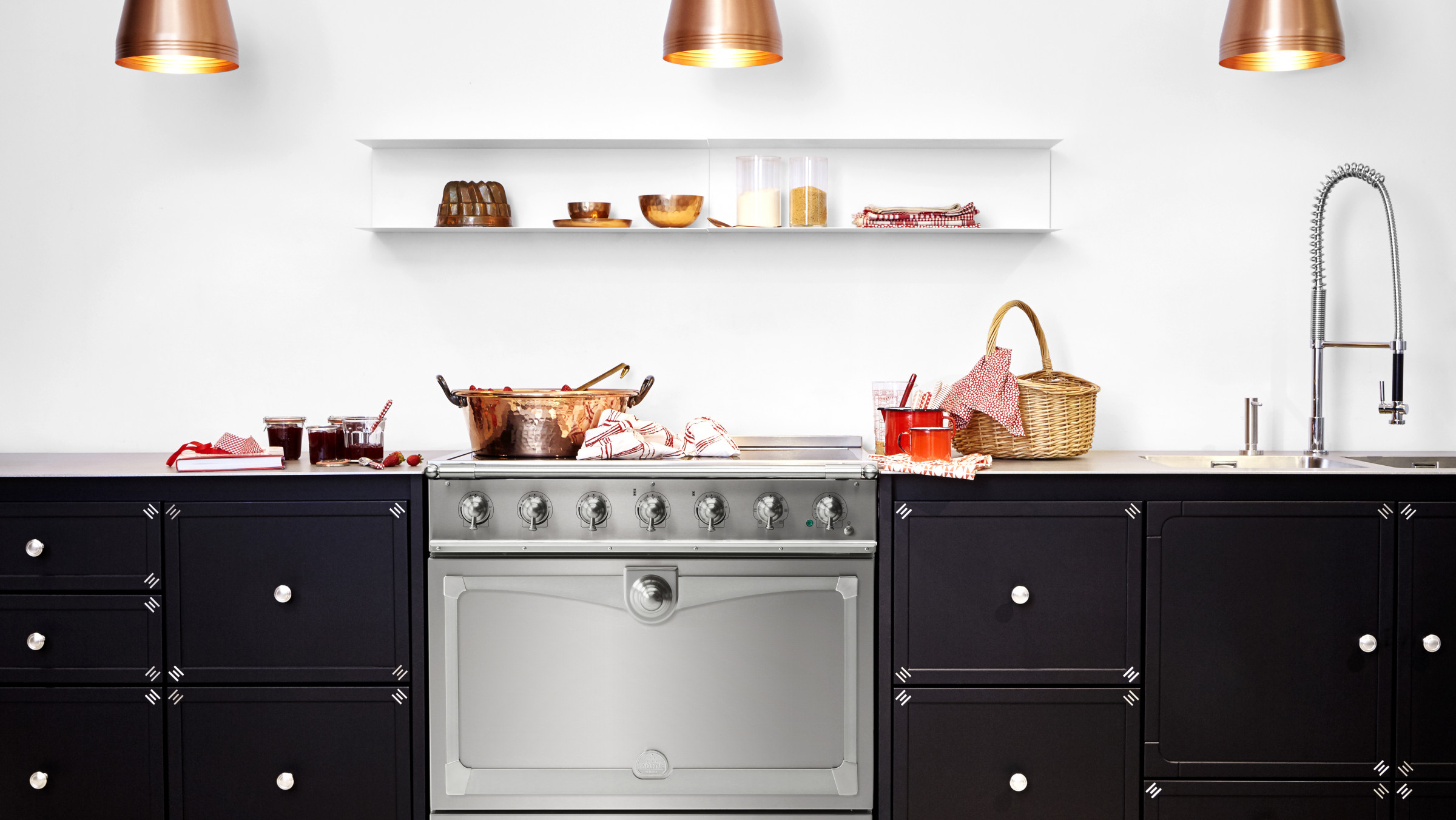 Discover the La Cornue Cornufé and Albertine Range Cookers | Hoad & Taylor