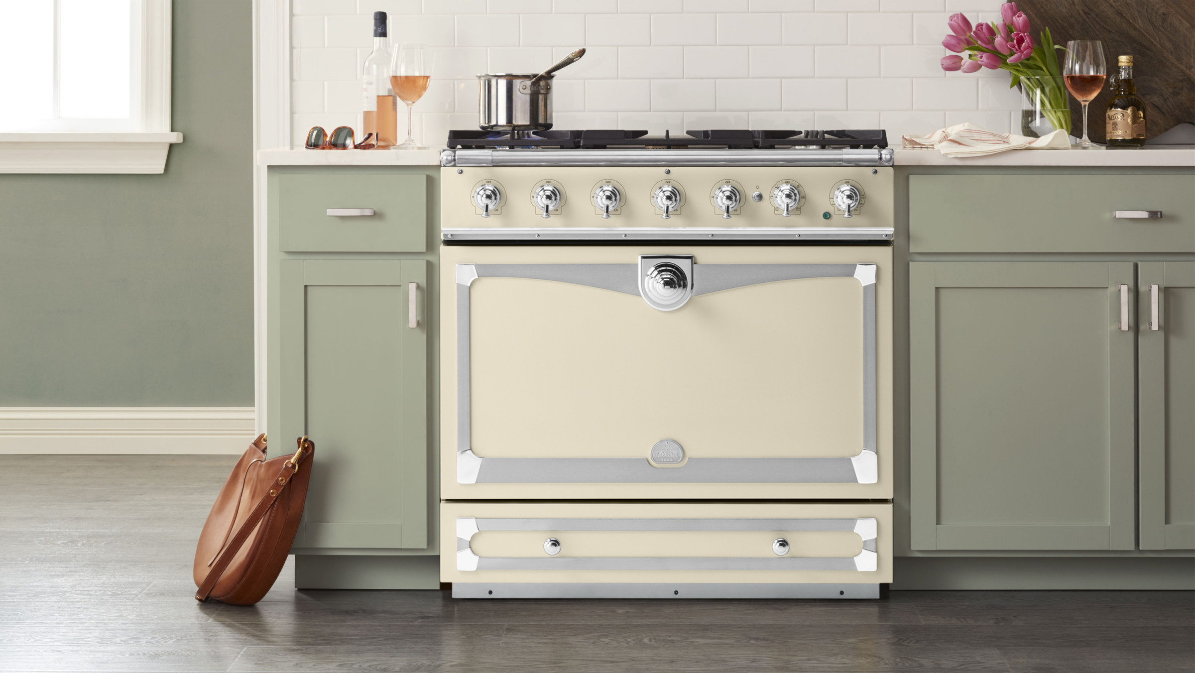 Discover the La Cornue Cornufé and Albertine Range Cookers | Hoad & Taylor